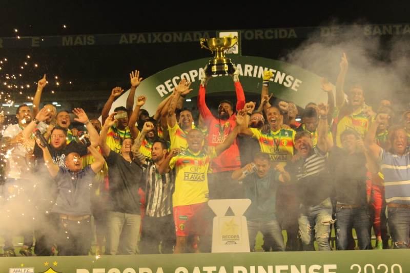 Brusque é campeão da Recopa ao vencer o Avaí na capital | Rádio ...