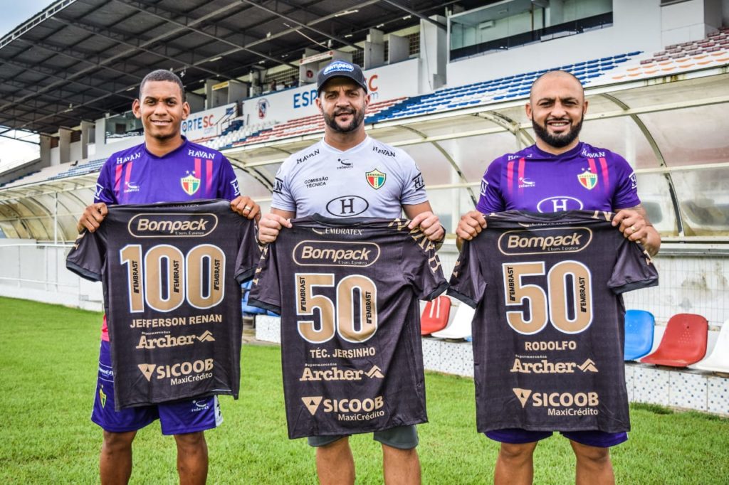 Brusque FC presta homenagem aos atletas e ao treinador que completaram ...