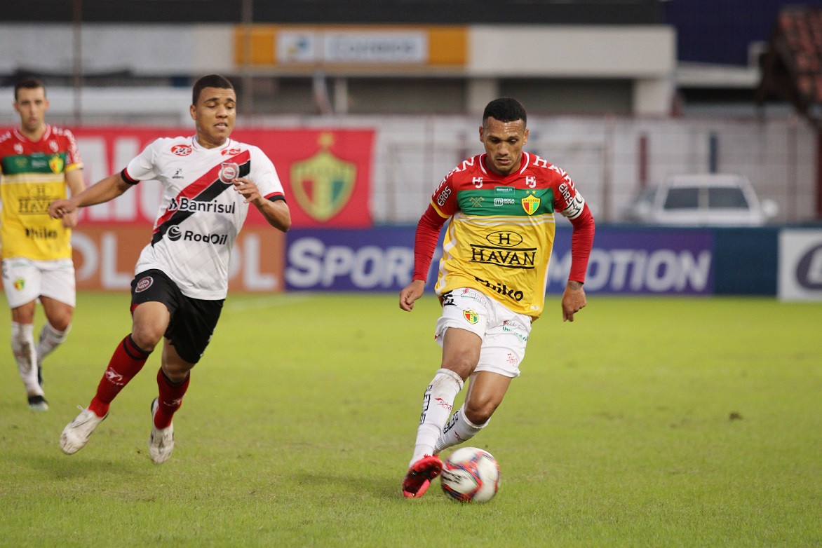 Brusque FC volta a vencer no Brasileiro da B, com gol de Edu | Rádio ...