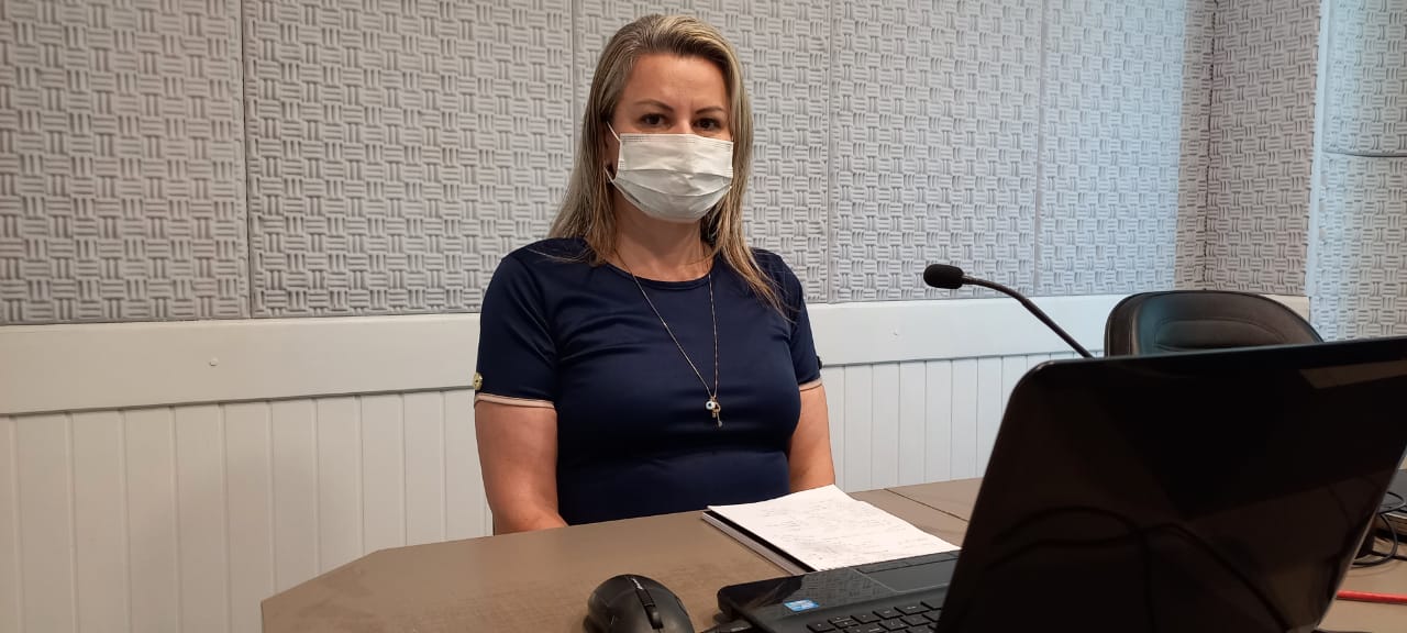 Ariane Fischer participa do Programa da Hora | Rádio Diplomata FM 105,3 ...