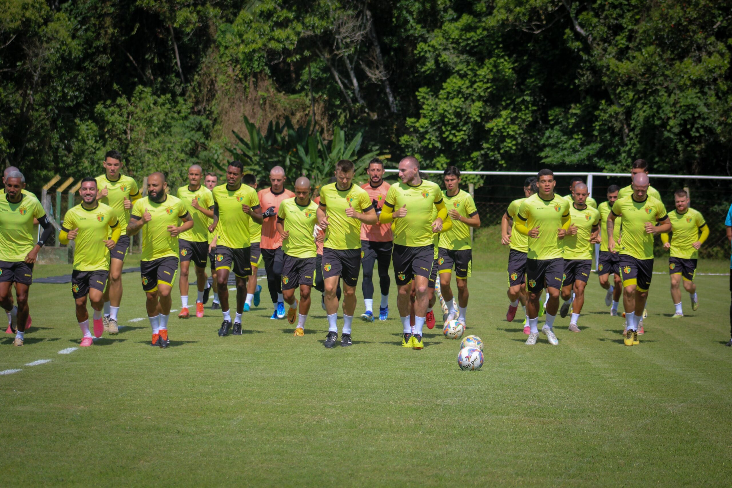 Brusque realiza último treino antes do Clássico do Vale | Rádio ...
